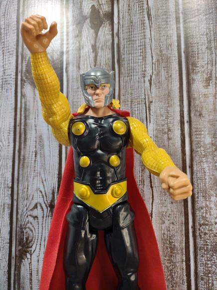 Marvel | Toys | 23 Marvel Avengers Titan Hero Series Thor 12 Inch ...